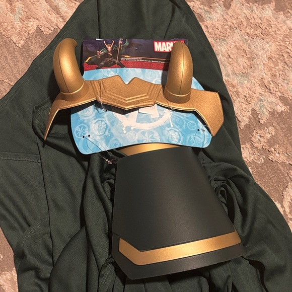 Marvel | Accessories | Marvel Gold And Forest Green Loki Accessory Set ...